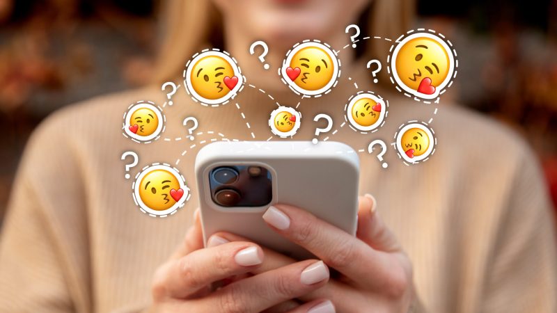 Emoticon bacio: ecco cosa significa se la ricevi